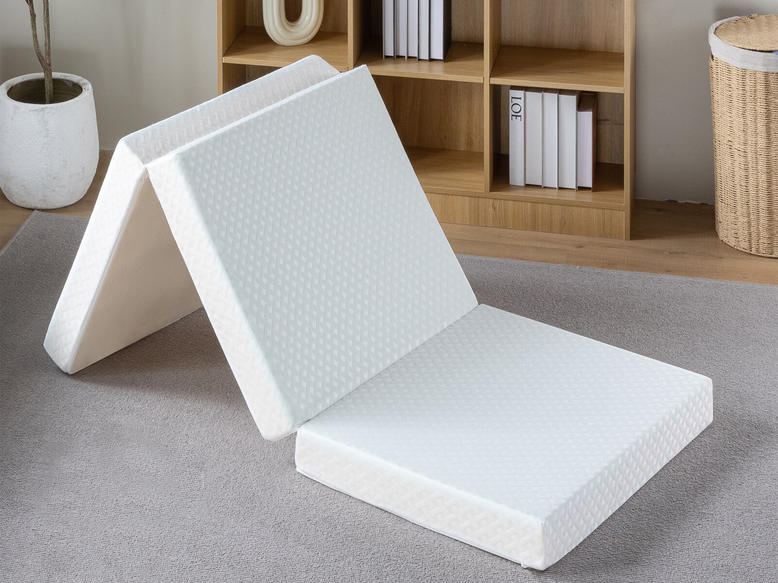 Sleepy's 4" Traditional Tri-Fold Sleeper | Mattress Firm